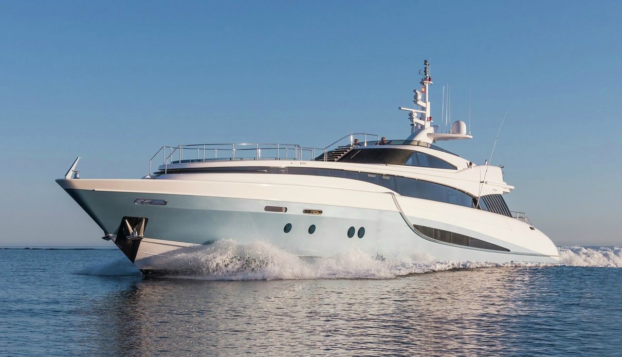BENITA BLUE Yacht - 34m Evolution Yachts 2005 | YachtBuyer