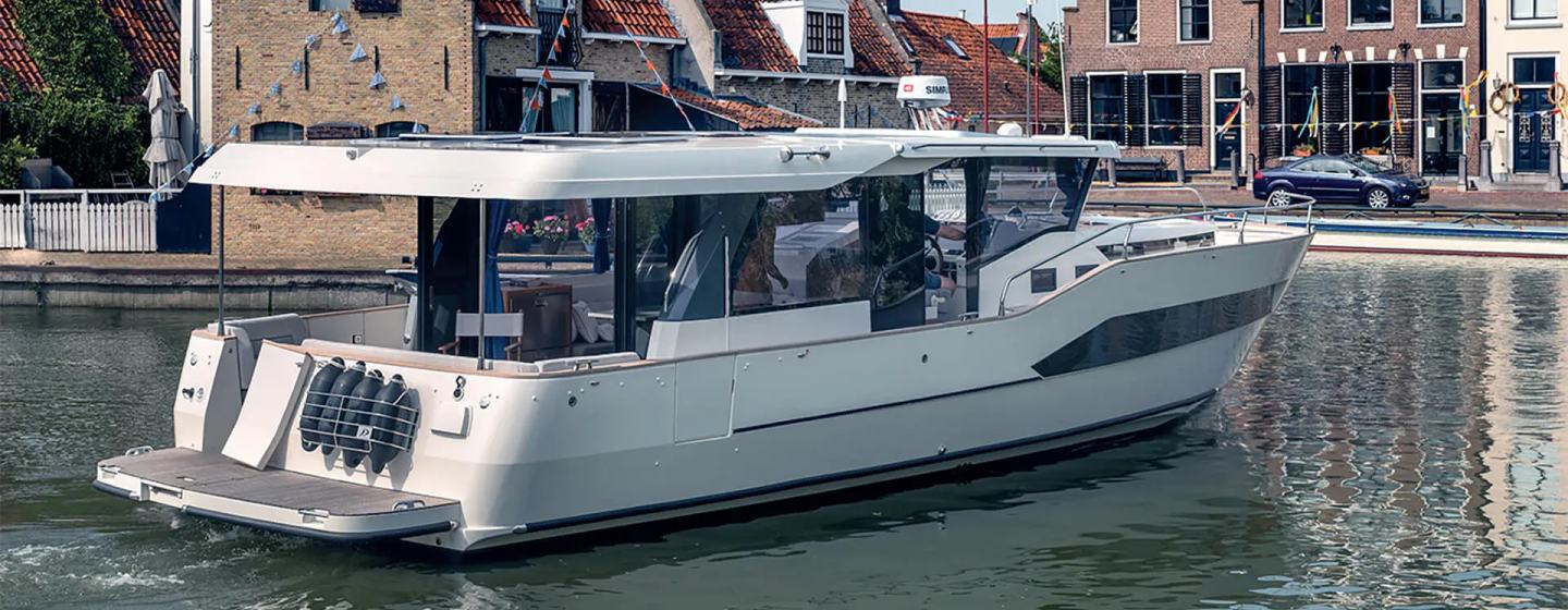 Rivals to Delphia 12 Sedan