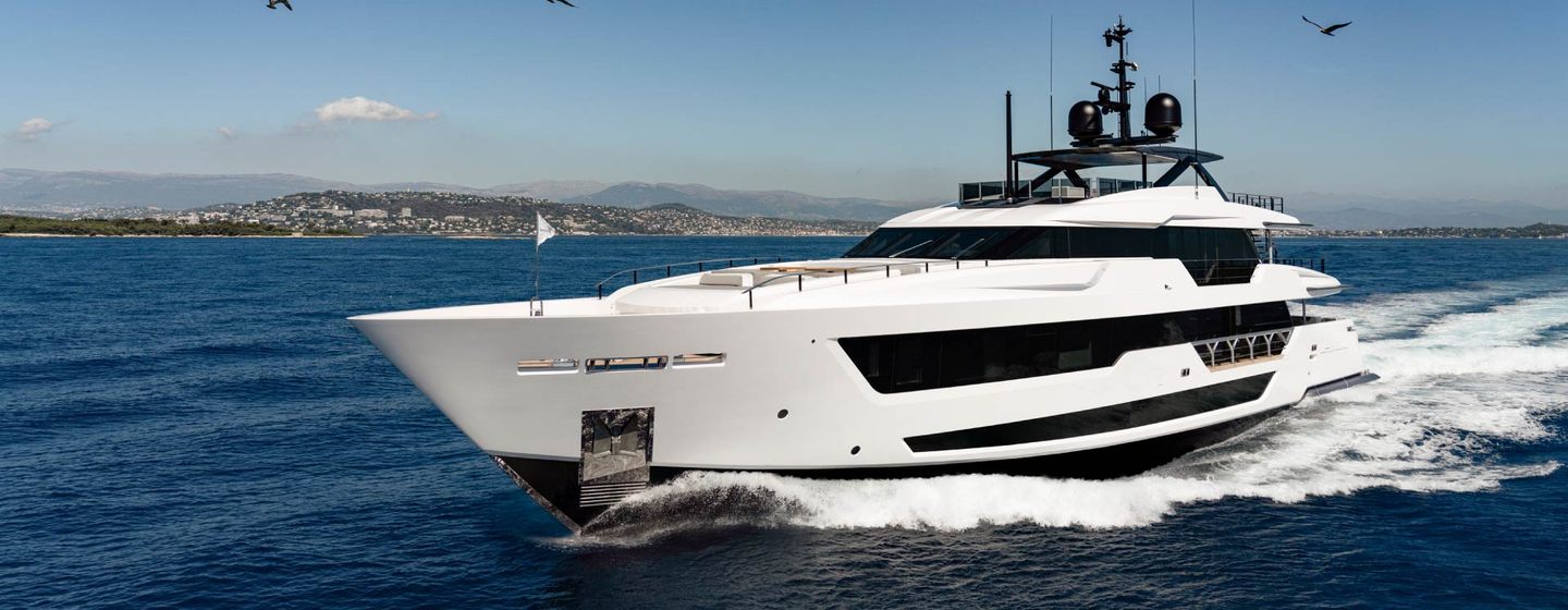 Rivals to Custom Line Saetta 140'