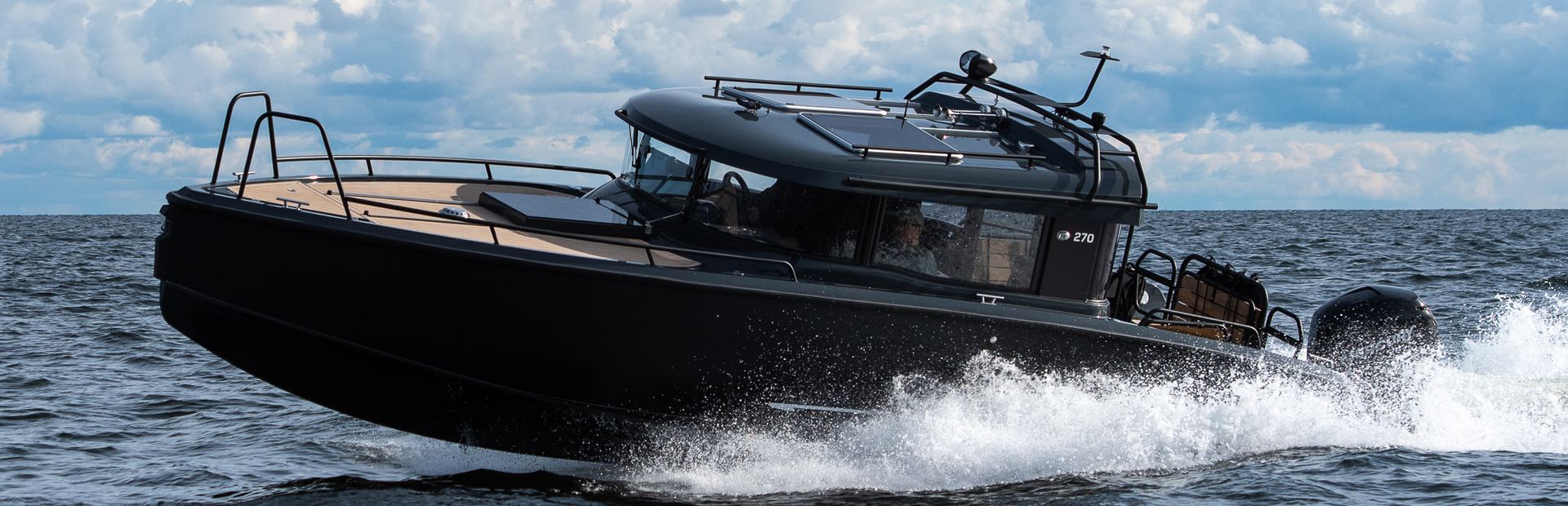 XO Boats 280 Front Cabin Yacht | YachtBuyer
