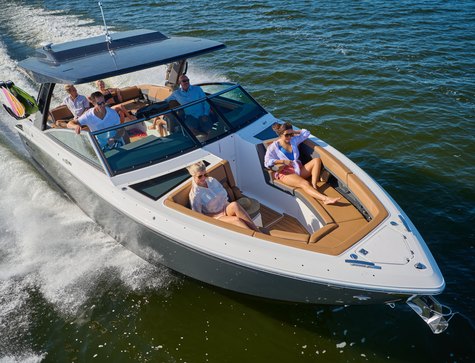 Cobalt Boats R33 Surf Boat