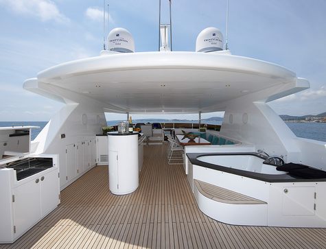 Johnson 110 Yacht