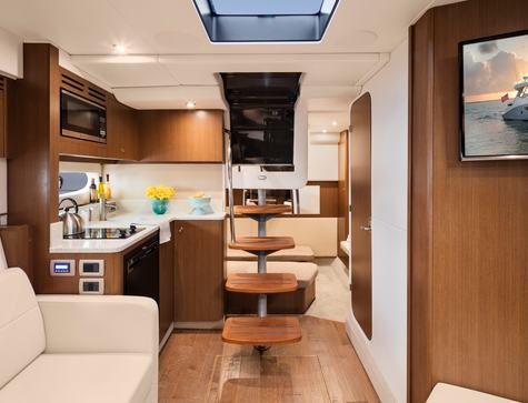 Sea Ray Sundancer 350 Yacht (Gen 3, 2013 - 2021)