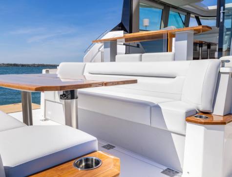 Tiara Yachts EX54 Boat | YachtBuyer