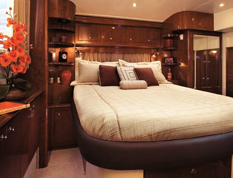 Carver 47 Motor Yacht (2008 - 2009) | YachtBuyer