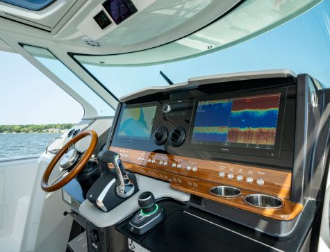 Tiara 43LS Yacht