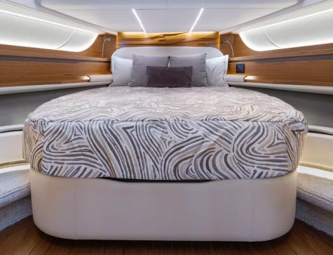 Tiara 56LS Yacht