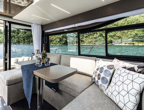 Cranchi T36 Crossover Yacht (2018 - 2023)