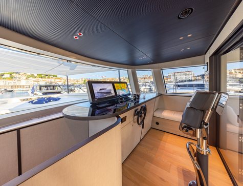 Sanlorenzo SP92 Yacht | YachtBuyer