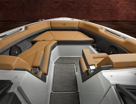 Cobalt Boats R6 Yacht