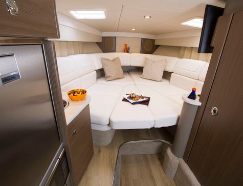 Formula 310 Sun Sport Boat