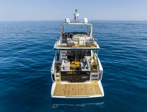 Absolute 52 FLY Boat