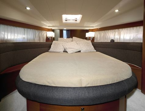 Prestige 400 Yacht (2011 - 2014) | YachtBuyer