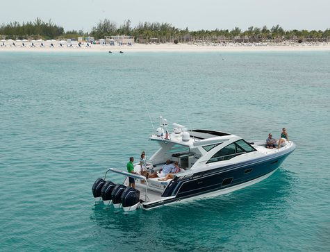 Formula 430 Super Sport Crossover Boat