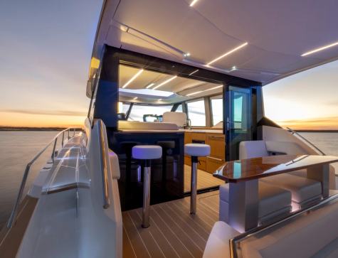 Tiara Yachts EX54 Boat | YachtBuyer