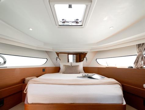 Beneteau Swift Trawler 37 Fly Boat