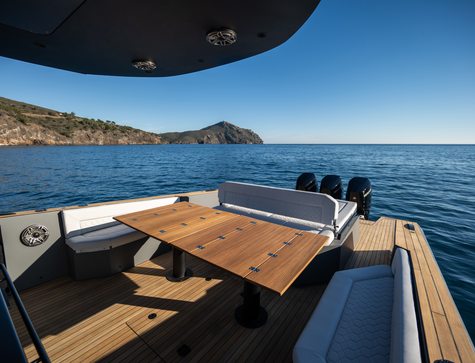 Maxim Yachts MAX44 R Boat