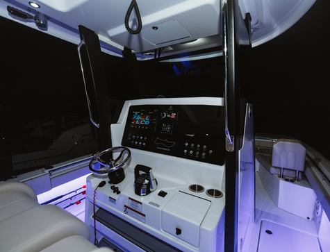 Aquila 28 Molokai Powercat