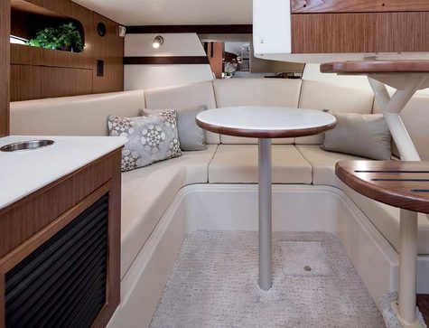 Cruisers 35 Express Yacht (Gen 2, 2015 - 2021)