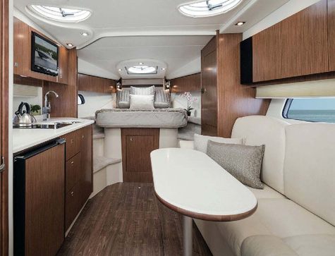 Cruisers 35 Express Yacht (Mk2, 2015 - 2021) | YachtBuyer