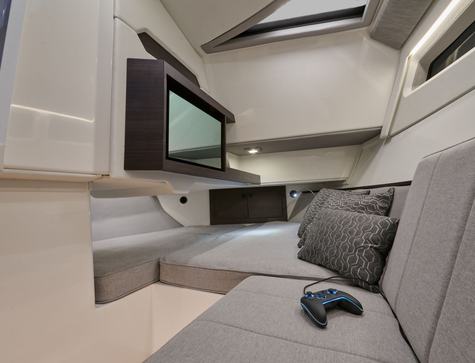 Cobalt Boats R35 OB Coupé Boat