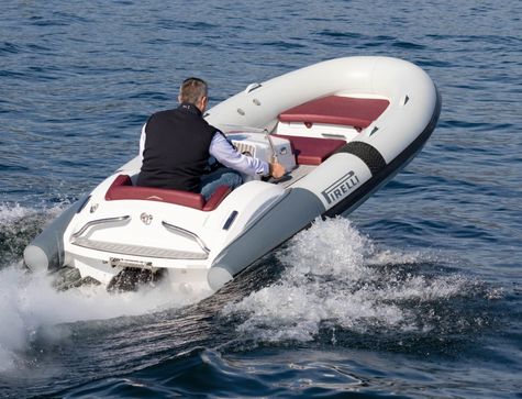 Tecnorib Pirelli J39 Azimut Yacht | YachtBuyer