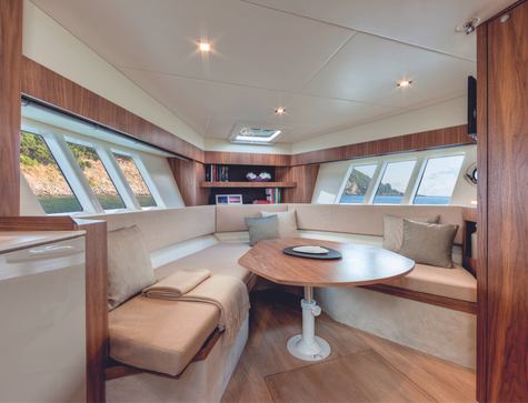 Absolute 40 STL Yacht (2012 - 2018)