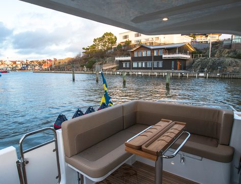 Nimbus 305 Coupé Boat | YachtBuyer