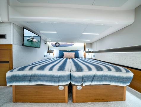 Tiara 48LE Yacht