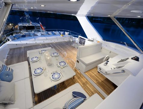 60 Sunreef Power Catamaran (Mk1, 2012 - 2019) | YachtBuyer