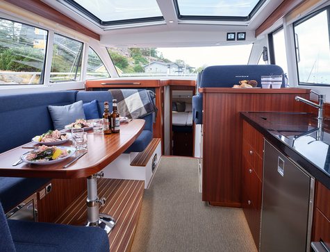 Nimbus 405 Coupé Boat | YachtBuyer