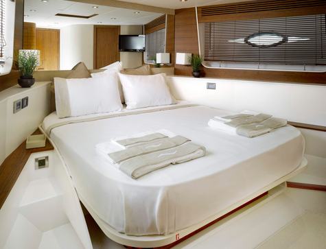Numarine 78 Hardtop Yacht (Gen 1, 2009 - 2014)