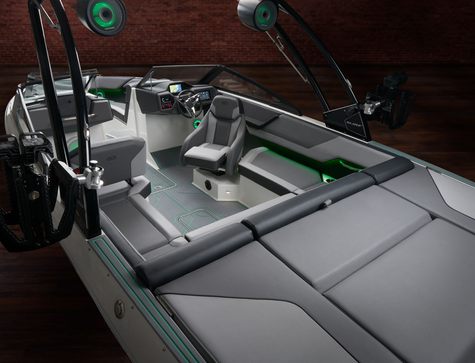 Cobalt Boats CS23 Surf Boat