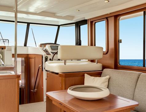 Beneteau Swift Trawler 34 Boat (2009 - 2017)