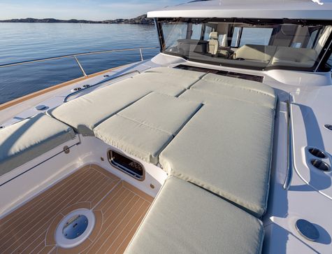 Nimbus 495 Flybridge Boat