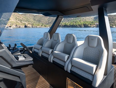 Maxim Yachts MAX43 Comfort Boat