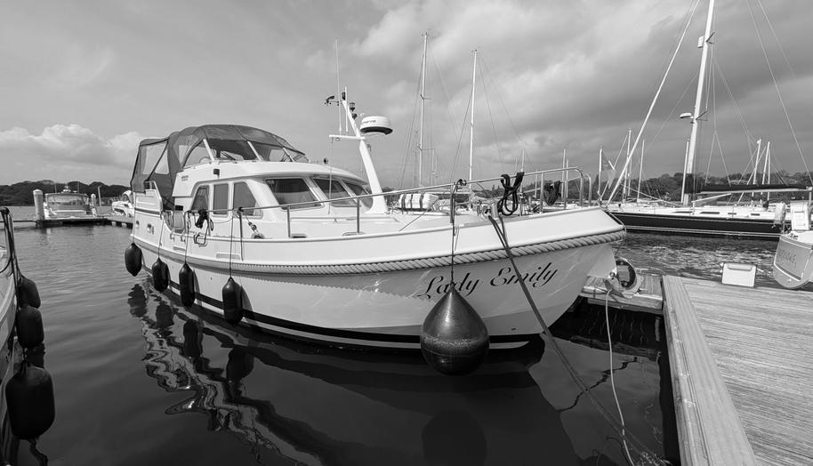 LADY EMILY (Off Market) - 12m (38') Linssen 380 AC - 2008 | YachtBuyer