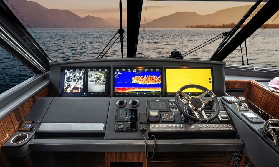 Viking 68EB vs Riviera 64 Sports Motor Yacht Series II | YachtBuyer