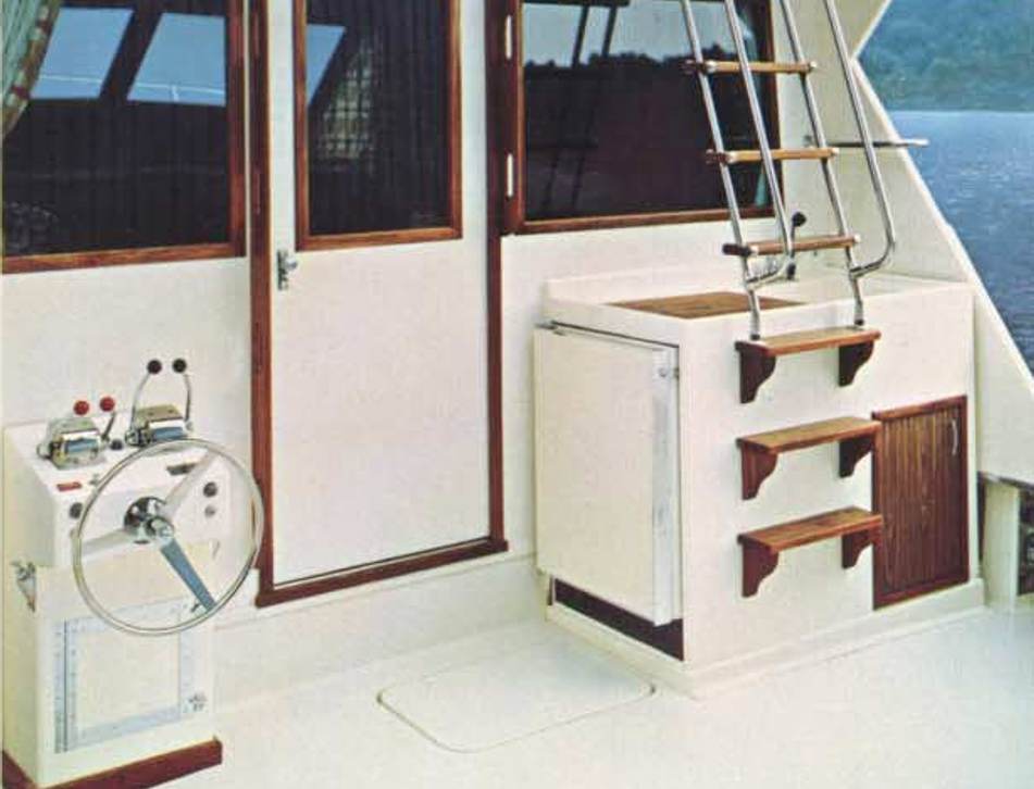 Hatteras 46 Convertible Yacht (Gen 1, 1974 - 1981)