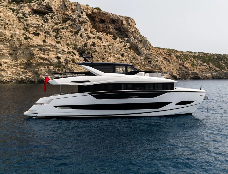 Sunseeker 82 Ocean Enclosed Yacht