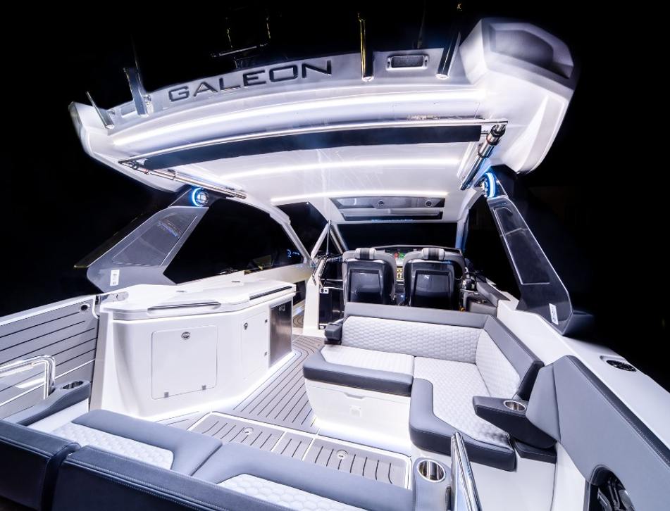 Galeon 325 GTO Boat