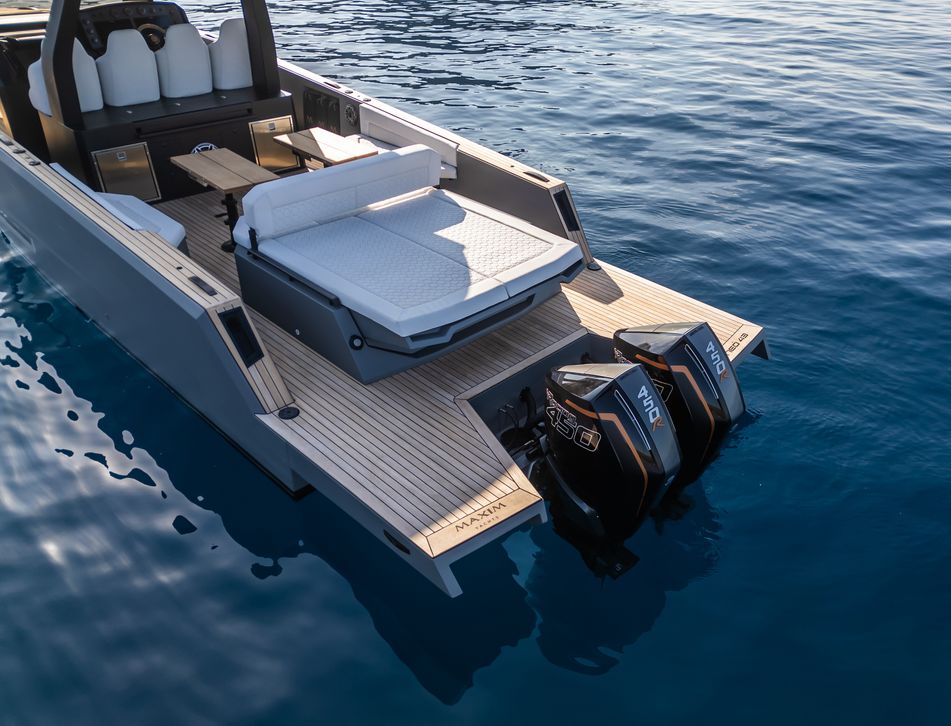 Maxim Yachts MAX43 Race Boat