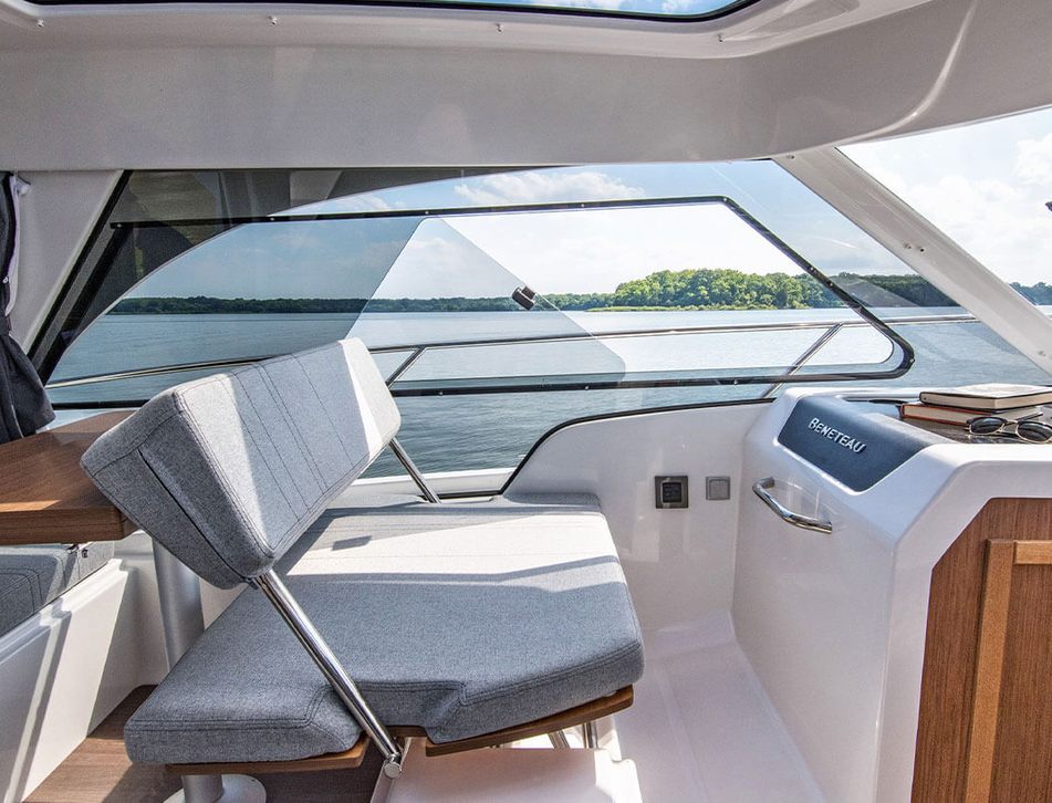 Beneteau Yachts Antares 9 Boat (Mk1, 2022 - 2024)