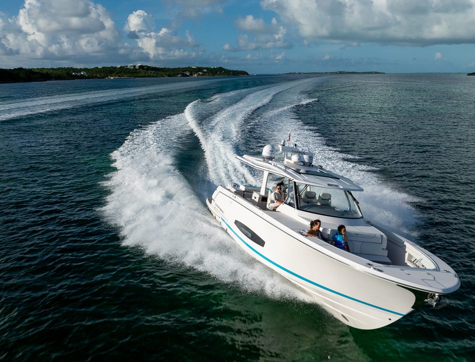Regal 43 SAV Boat