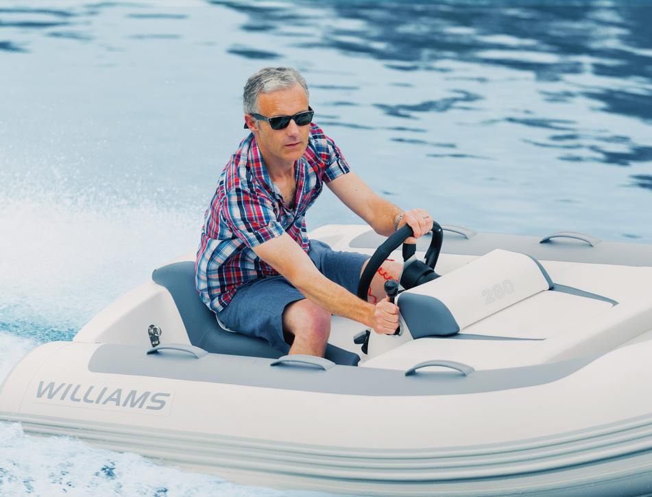Williams MiniJet 280 Yacht | YachtBuyer