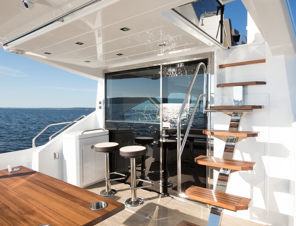 Cruisers 60 Fly Boat