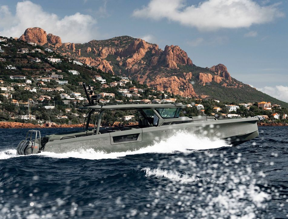Brabus Marine Shadow 1500 Cross Top Boat