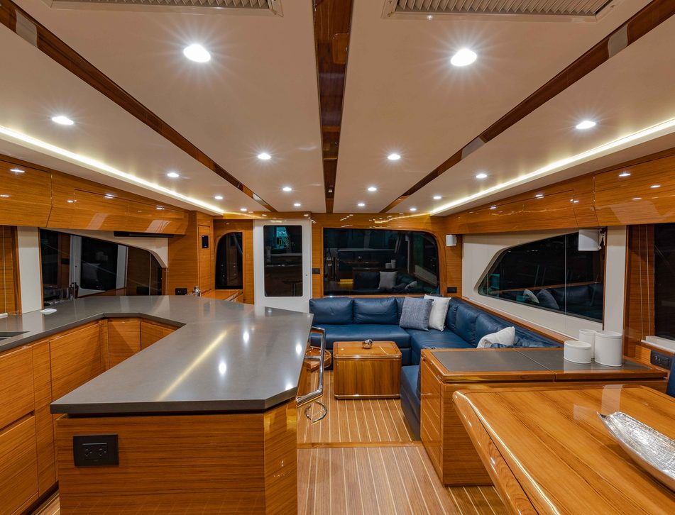 Bertram 61 Convertible Yacht