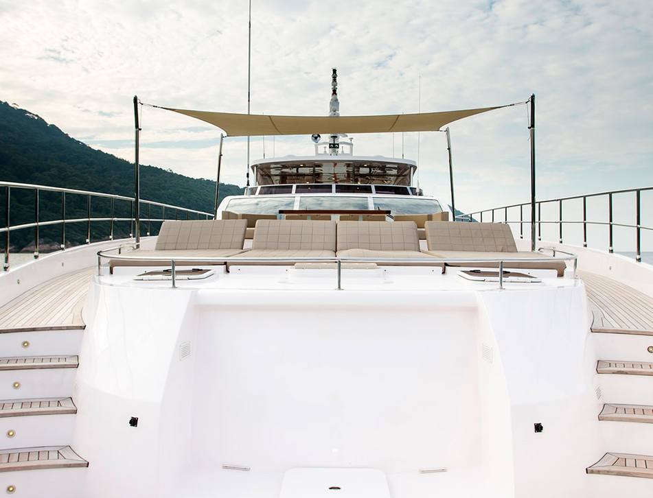 Majesty 105 Yacht (2012 - 2018)