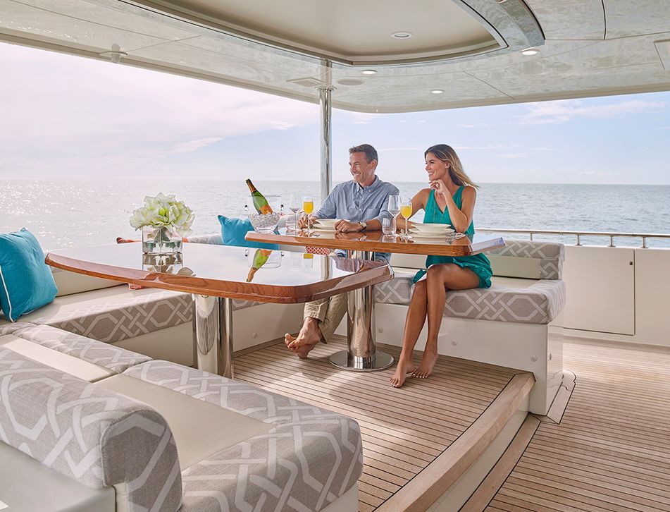 Ocean Alexander 100 Skylounge Yacht (Gen 3, 2018 - 2020)